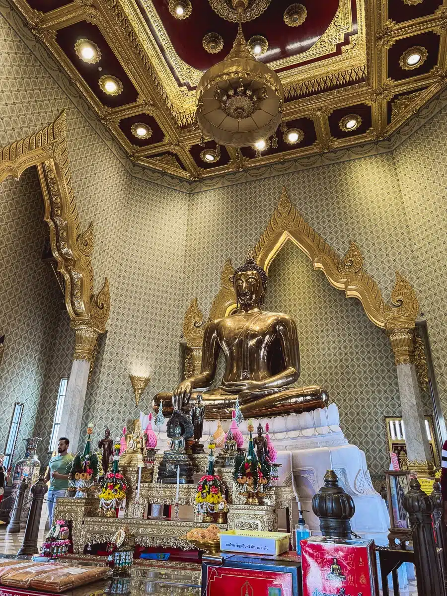 Wat Traimit Bangkok: Der Goldene Buddha In Chinatown
